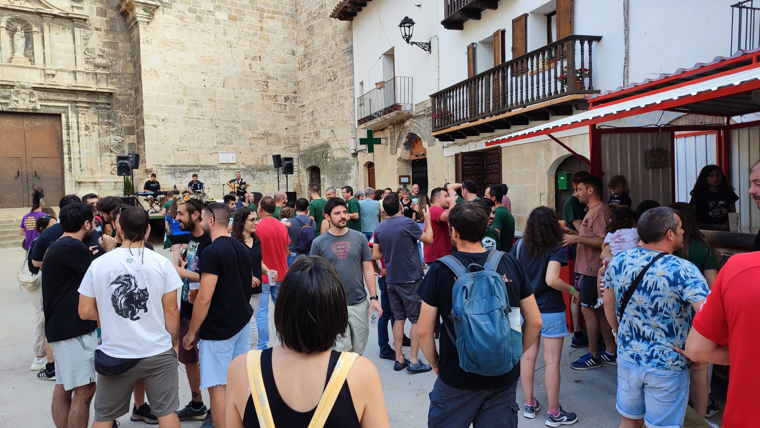 El Festival Franja Rock de Pena-roja atrau públic de totes les edats ...